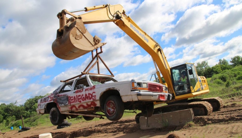 Extreme Sandbox Lets Adults Play With Heavy Gear - Working Woman Report